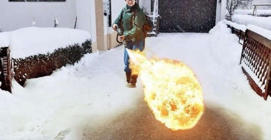 Nach Laubbläsern im Herbst: Flammenwerfer zur.. | Lustige Bilder ...